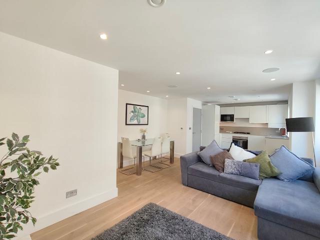 Ealing Green, Ealing W5, 1 bed flat to rent, £2,300 pcm | PrimeLocation