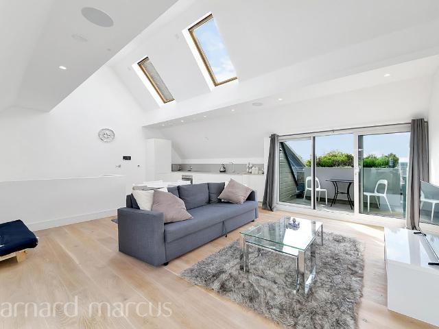 Ealing Green, Ealing W5, 1 bed flat to rent, £2,500 pcm | PrimeLocation