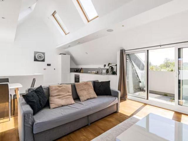 Ealing Green, Ealing W5, 1 bed flat to rent, £2,500 pcm | PrimeLocation