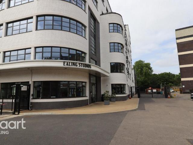 Ealing Green, LONDON 1 bed apartment to rent £2,300 pcm £531 pw