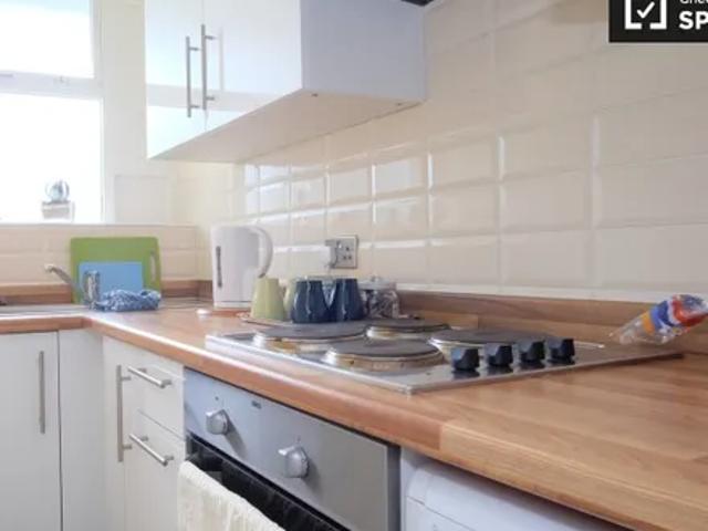 Ealing Judo Club, Churchill Gardens, London, W3 0JN, United Kingdom | Studio apartment for rent #5171032 | Rentberry