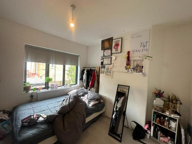 Ealing Park Gardens, Ealing 2 bed flat to rent £2,000 pcm £462 pw