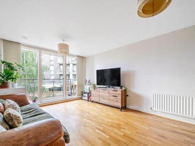 Ealing Road, Brentford, 2 Bedroom Flat