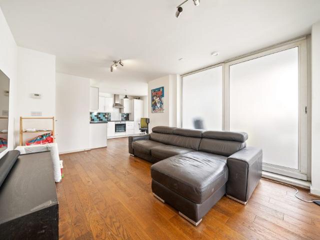 Ealing Road, Brentford TW8, 1 bed flat to rent, £1,750 pcm | PrimeLocation