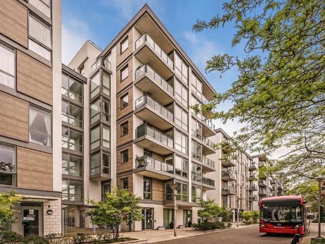 Ealing Road, Brentford TW8 1 bed flat to rent £1,800 pcm £415 pw
