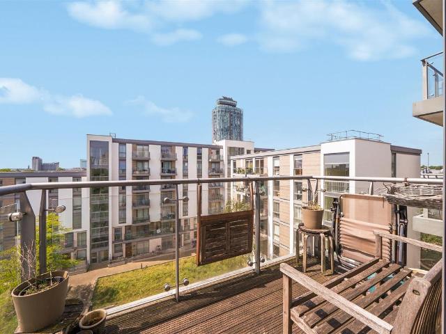 Ealing Road, Brentford TW8, 1 bed flat to rent, £1,950 pcm | PrimeLocation