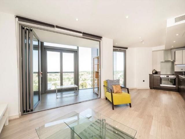 Ealing Road, Brentford TW8 1 bed flat to rent £2,100 pcm £485 pw
