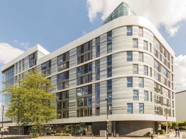 Ealing Road, Brentford TW8, 1 bed flat to rent, £3,250 pcm | PrimeLocation