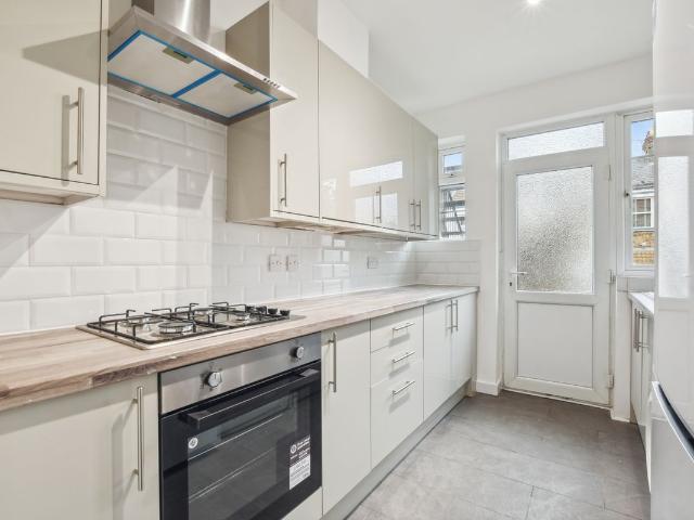 Ealing Road HA0, 2 bed flat to rent, £1,800 pcm | PrimeLocation