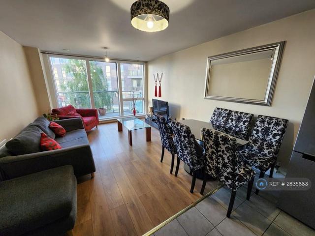 Ealing Road, London, TW8 2 bed flat to rent £2,250 pcm £519 pw