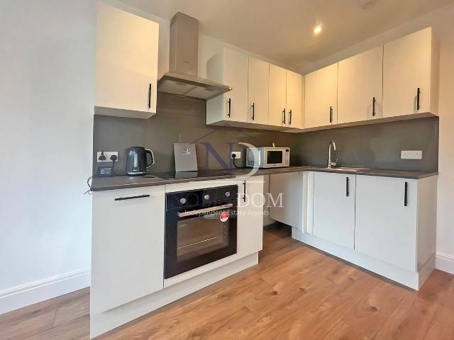 Ealing Road, Northolt UB5, 2 bed flat to rent, £1,900 pcm | PrimeLocation