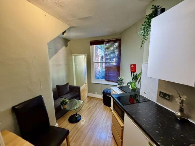 Ealing, UK W4, 1 bed flat to rent, £1,200 pcm | PrimeLocation