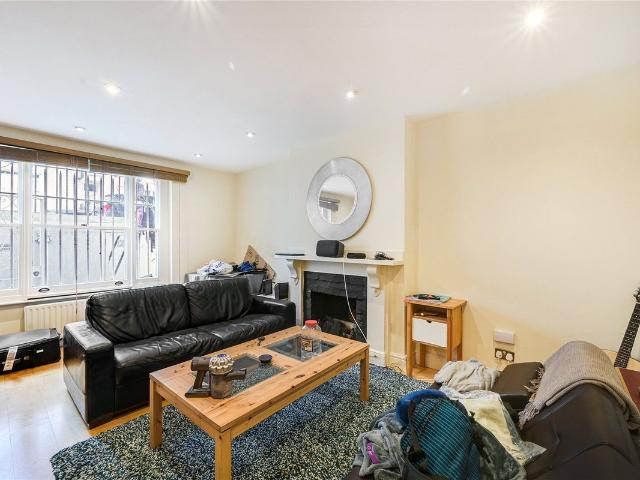 Eardley Crescent, Earls Court SW5, 2 bed flat to rent, £3,000 pcm | PrimeLocation