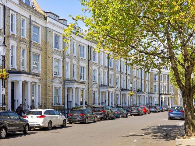 Eardley Crescent, London SW5, 2 bed flat to rent, £3,000 pcm | PrimeLocation