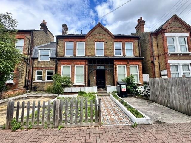 Eardley Road, Streatham SW16, 3 bed flat to rent, £2,950 pcm | PrimeLocation