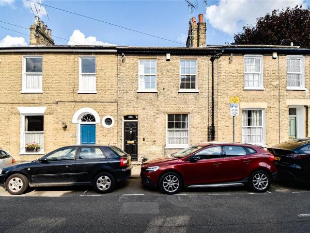 Earl Street, Cambridge, CB1 2 bed terraced house to rent £2,350 pcm £542 pw