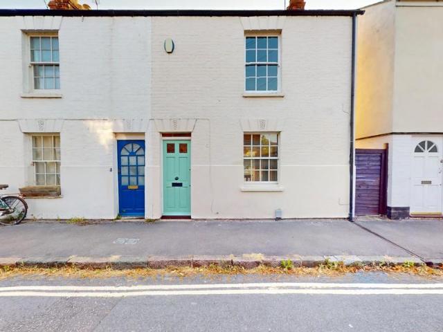 Earl Street, Oxford 3 bed end of terrace house to rent £2,300 pcm £531 pw