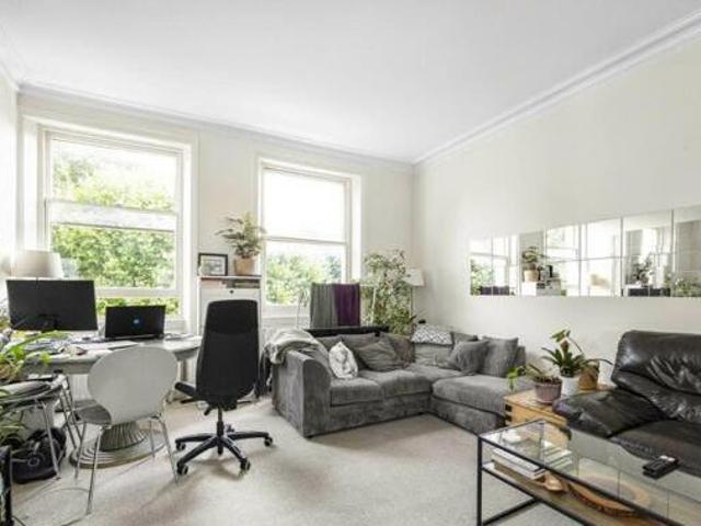 Earl`s Court Square, London, 2 Bedroom Apartment