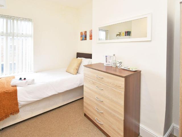 Earle Street, Crewe CW1, Room to rent, £450 pcm | PrimeLocation