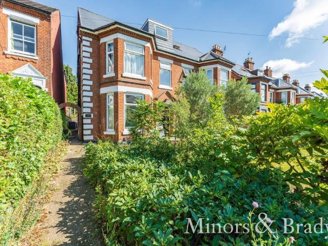 Earlham Road, Norwich, NR2 Studio to rent £1,050 pcm £242 pw