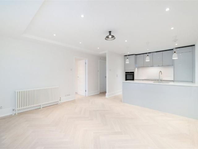 Earlham Street, Covent Garden WC2H, 1 bed flat to rent, £3,445 pcm | PrimeLocation