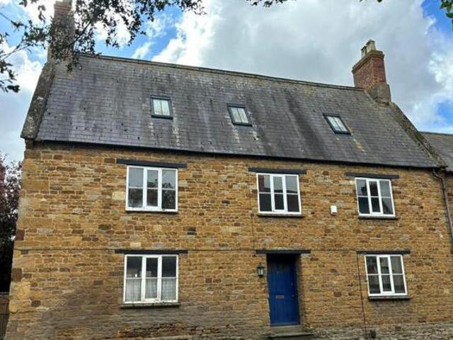 Earls Barton, West Street, Northampton, 5 Bedroom Semi detached