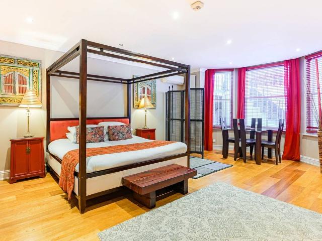 Earls Court, London SW5, 1 bed flat to rent, £3,684 pcm | PrimeLocation
