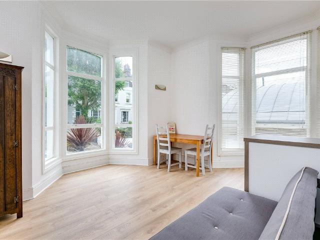 Earls Court Gardens, Earls Court, London SW5, 2 bed flat to rent, £2,816 pcm | PrimeLocation