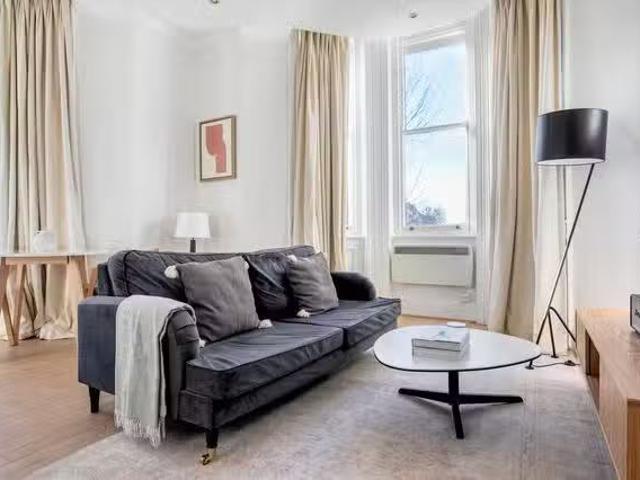Earls Court Road, Earl's Court 1 Bedroom 1 Bath