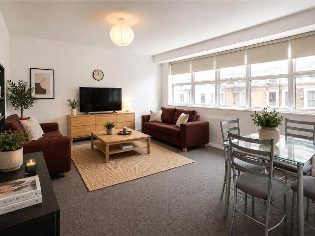 Earls Court Road, Earl's Court. 4 bed apartment to rent £6,500 pcm £1,500 pw