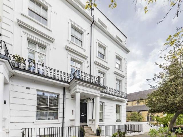 Earls Court Road, London W8 1 bed flat to rent £2,250 pcm £519 pw