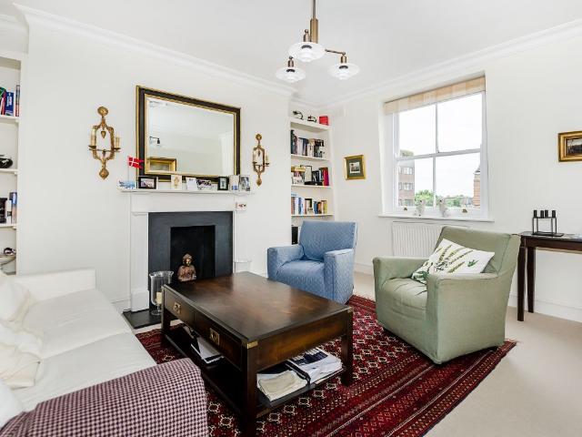 Earls Court Road, London W8, 2 bed flat to rent, £2,899 pcm | PrimeLocation