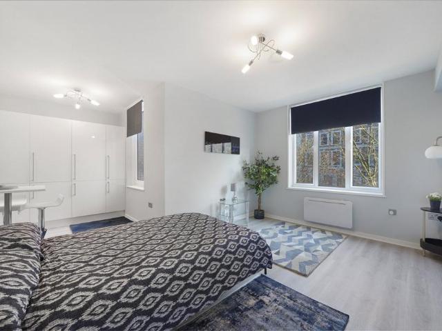 Earls Court Road, London, W8 Studio to rent £1,850 pcm £427 pw