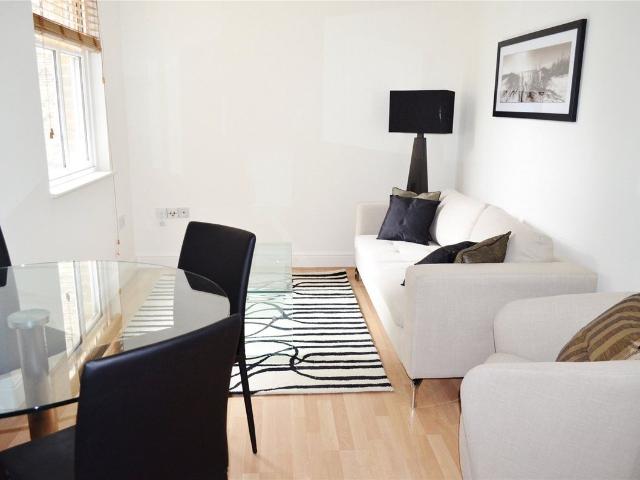 Earls Court Road, London SW5, 1 bed flat to rent, £2,145 pcm | PrimeLocation