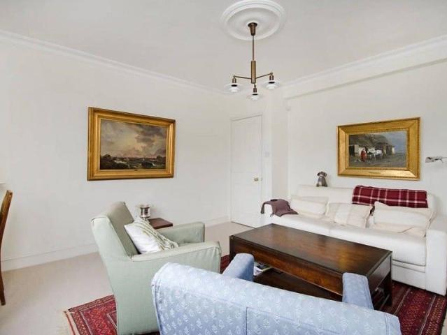 Earls Court Road, W8