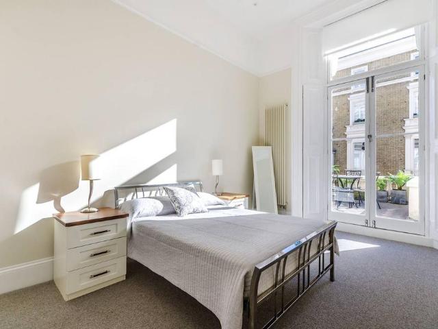 Earls Court Square, Earls Court. 1 bed flat to rent £3,500 pcm £808 pw