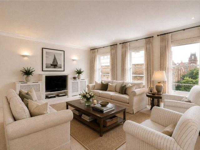 Earls Court Square, Earls Court. 2 bed apartment to rent £4,750 pcm £1,096 pw