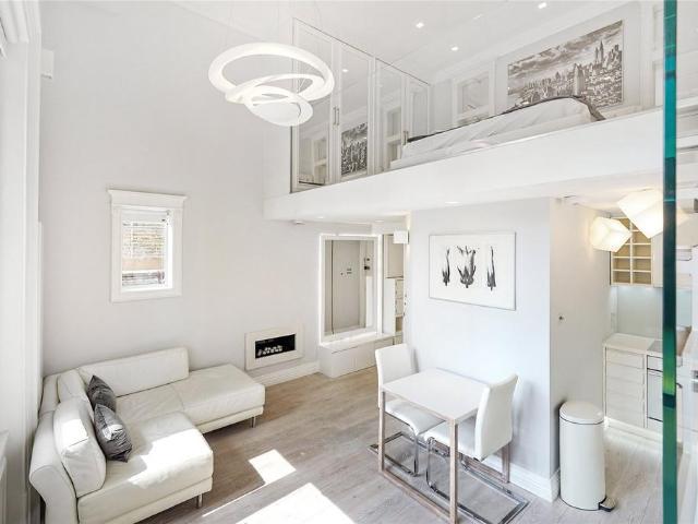 Earls Court Square, Earls Court, London 1 bed flat to rent £2,450 pcm £565 pw