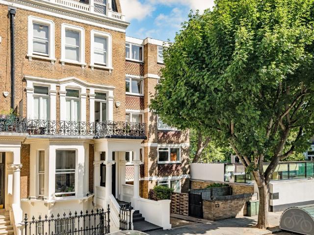 Earl's Court Square, Earl's Court SW5, 2 bed flat to rent, £2,750 pcm | PrimeLocation