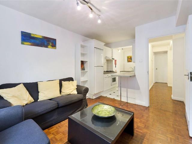 Earl's Court Square, Earls Court SW5, 2 bed flat to rent, £3,300 pcm | PrimeLocation