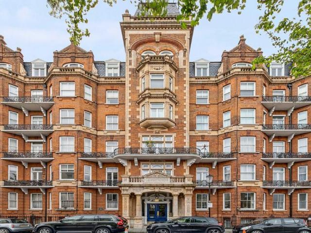 Earl's Court Square, London SW5 1 bed flat to rent £2,400 pcm £554 pw