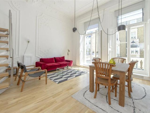 Earls Court Square, London, SW5 2 bed flat to rent £4,000 pcm £923 pw