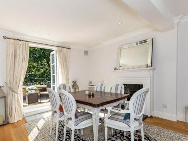 Earls Court Square, London, 3 Bedroom Apartment