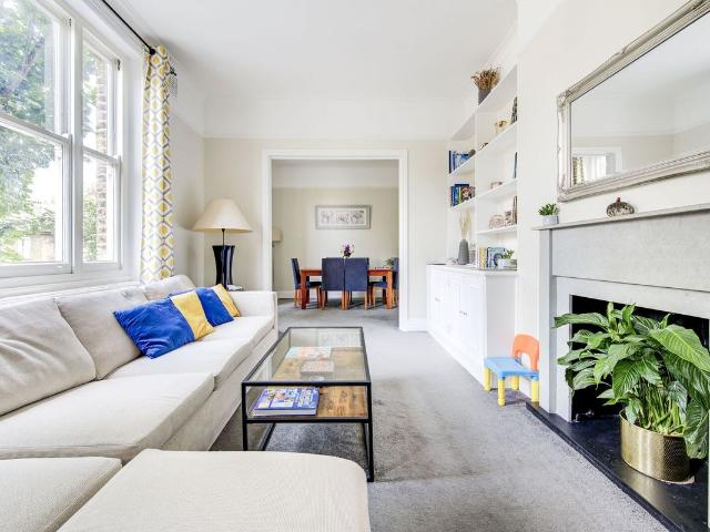 Earls Court Square, South Kensington, London SW5, 2 bed flat to rent, £3,359 pcm | PrimeLocation