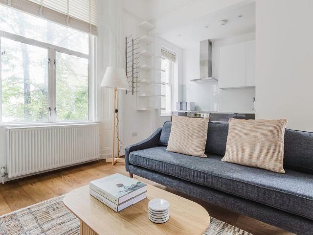 Earl's Court SW5, 2 bed flat to rent, £4,730 pcm | PrimeLocation