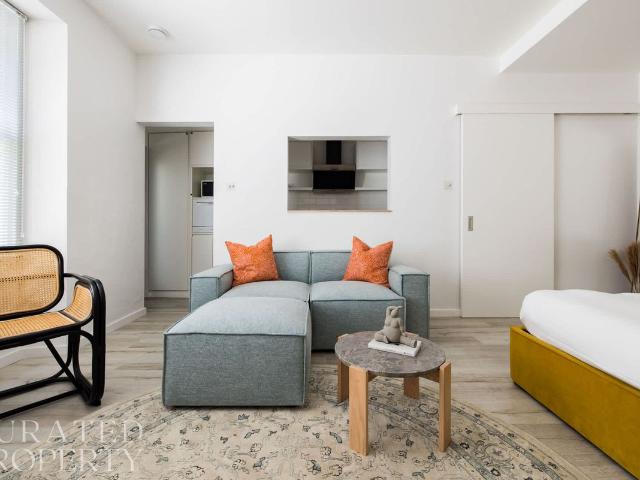 Earl's Court SW5, Studio to rent, £3,866 pcm | PrimeLocation