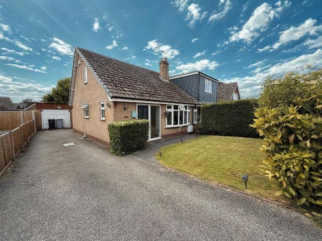 Earls Rd, Shavington CW2, 2 bed semi detached bungalow to rent, £1,100 pcm | PrimeLocation