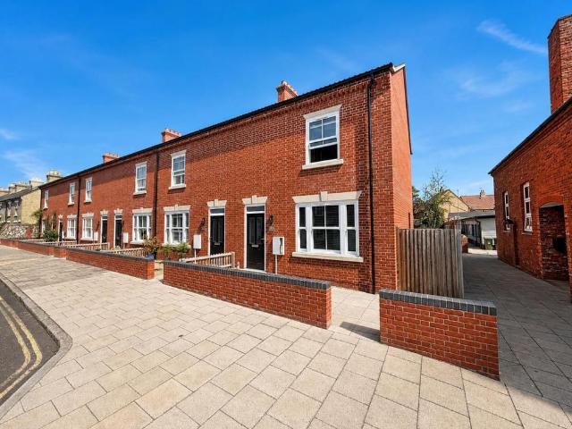 Earls Street, Thetford 3 bed end of terrace house to rent £1,390 pcm £321 pw