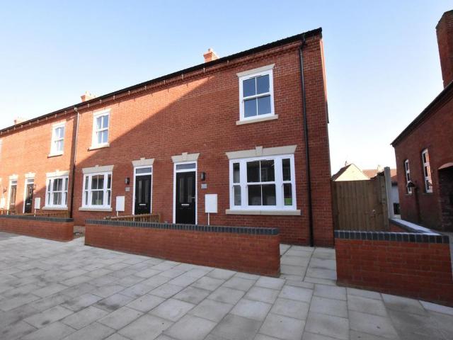Earls Street, Thetford, IP24 3 bed terraced house to rent £1,390 pcm £321 pw