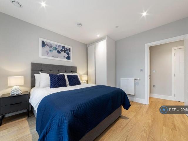 Earlsfield, London, SW17 2 bed flat to rent £2,600 pcm £600 pw